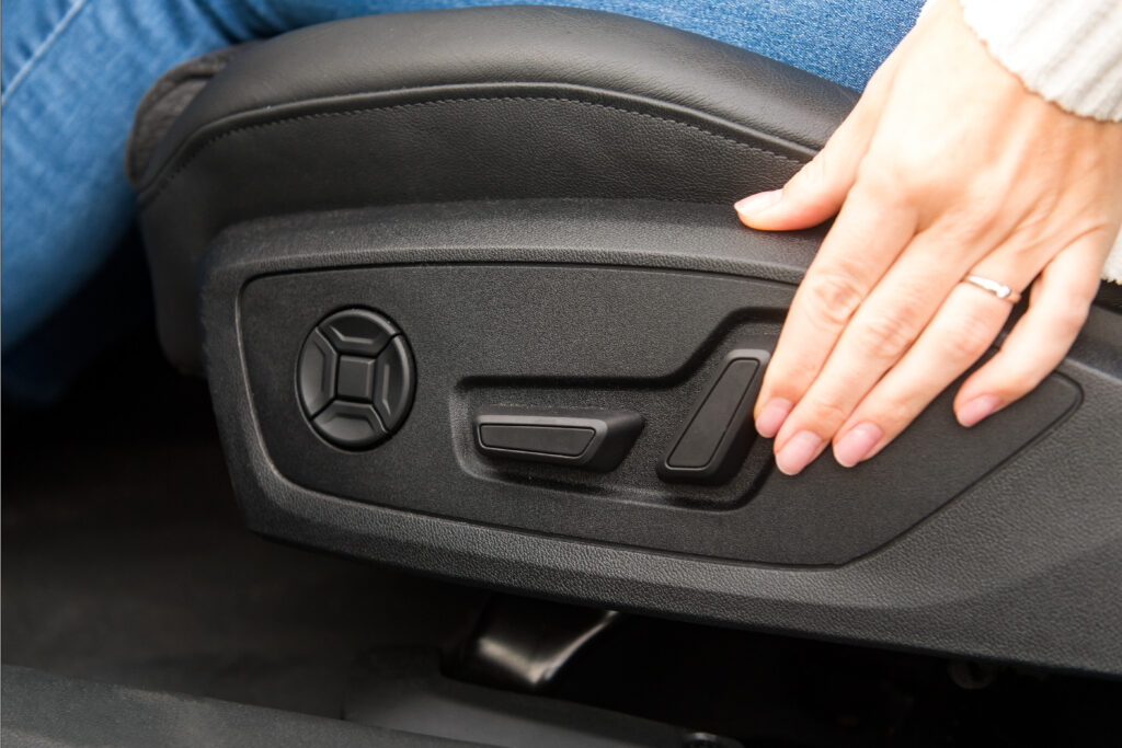 Autositz richtig einstellen: Was ist die beste Sitzposition im Auto?