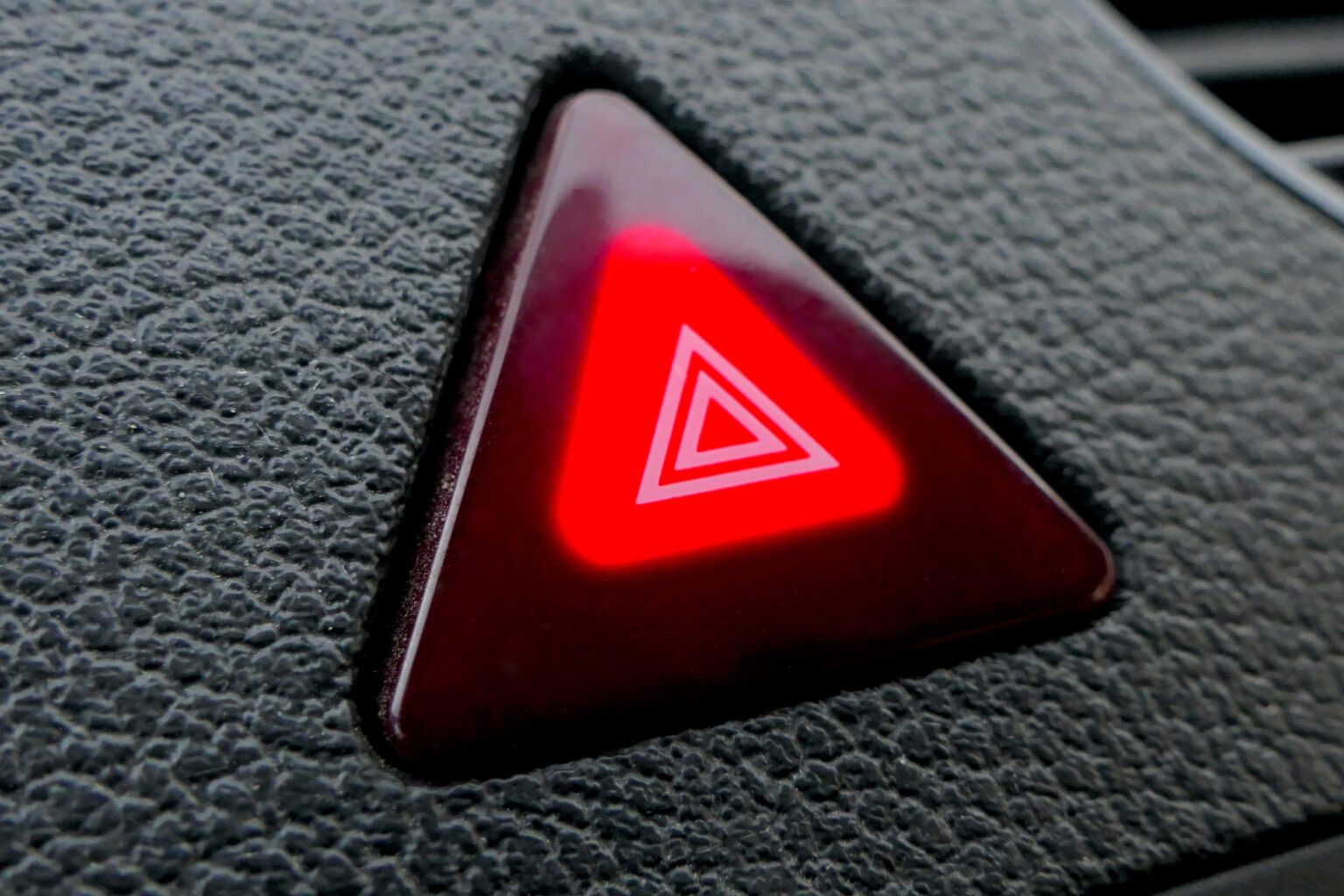 Der Warnblinker am Auto: Alles, was du wissen musst!