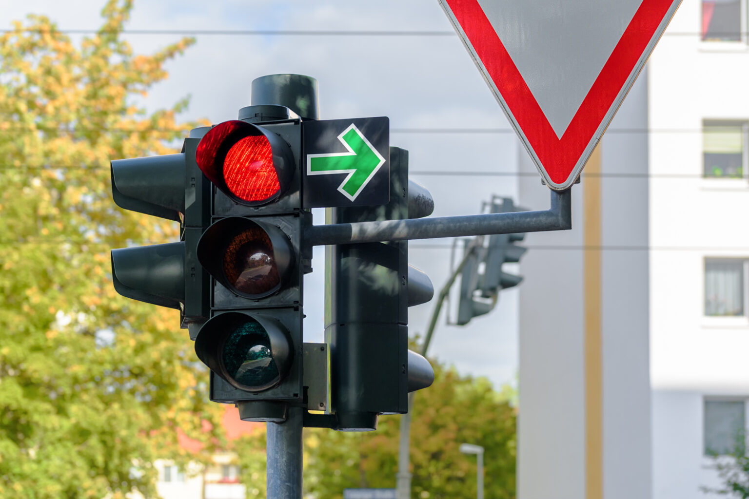 Verwunderlich Ampel Mit Pfeil Fotos
